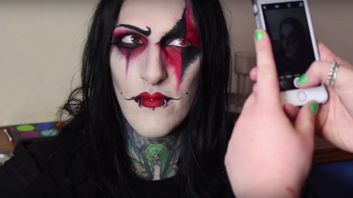 Watch Chris Motionless Turn Into Evil Clown + Miss Motionless Makeup ...